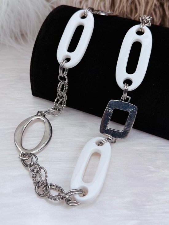 Jewelry | Vintage Silvertone And White Chunky Chain Long Necklace ...